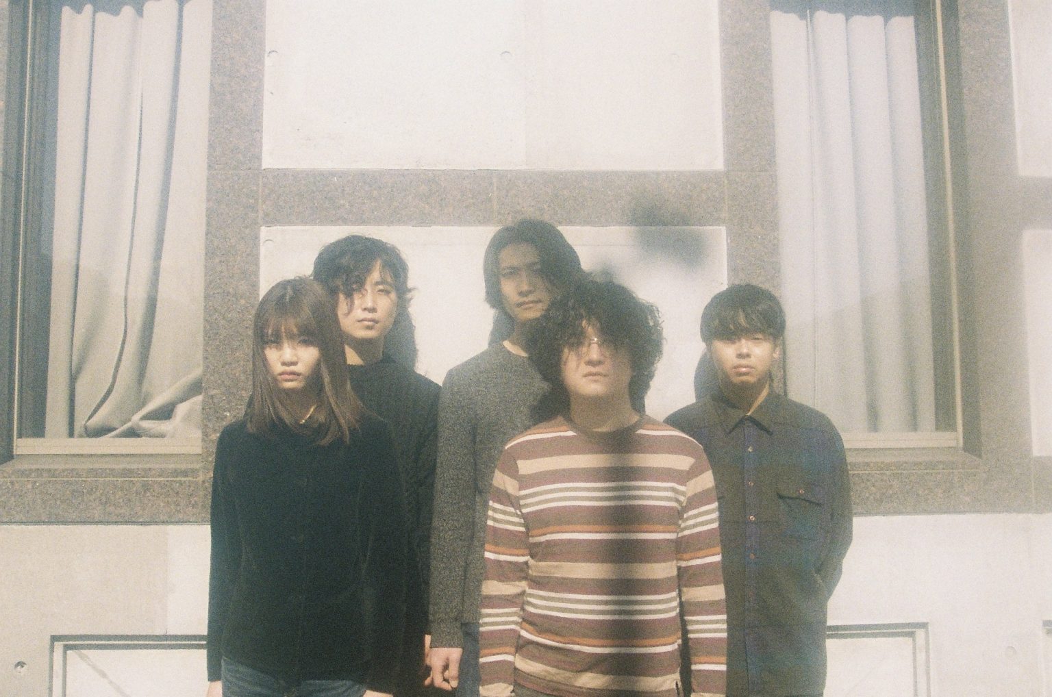 No Busesが最新作を通じて向き合った、バンドらしさと新たな可能性 | 音楽と人.com