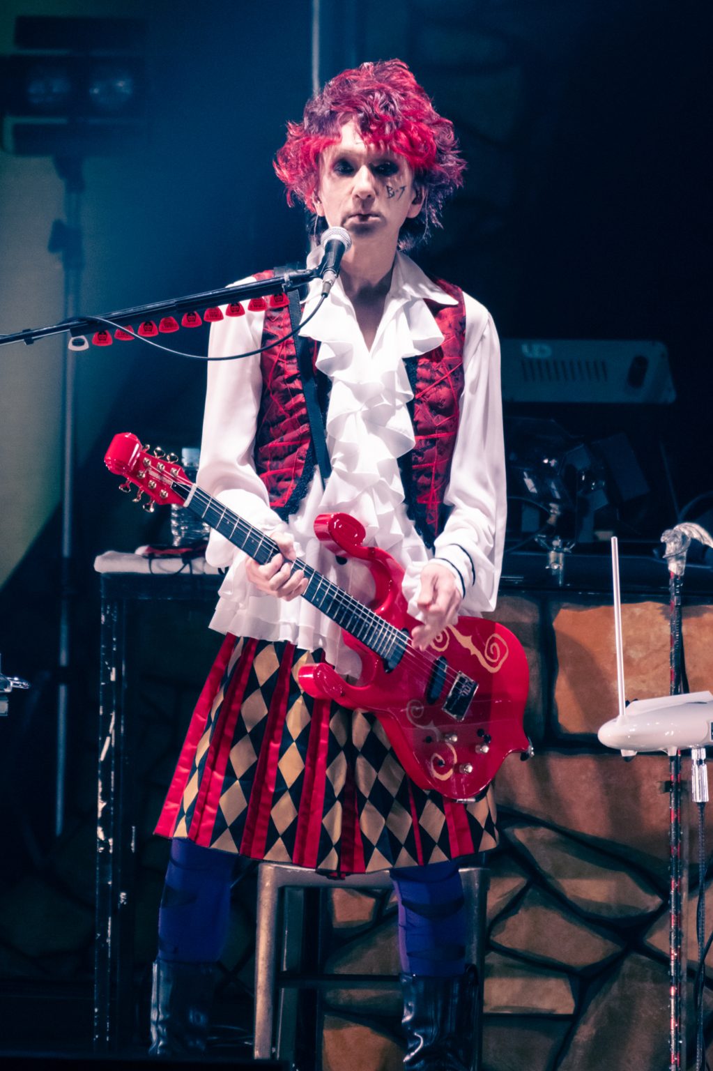 BUCK-TICK、年末恒例の日本武道館公演。未来を信じる心と終わらないパレード | 音楽と人.com