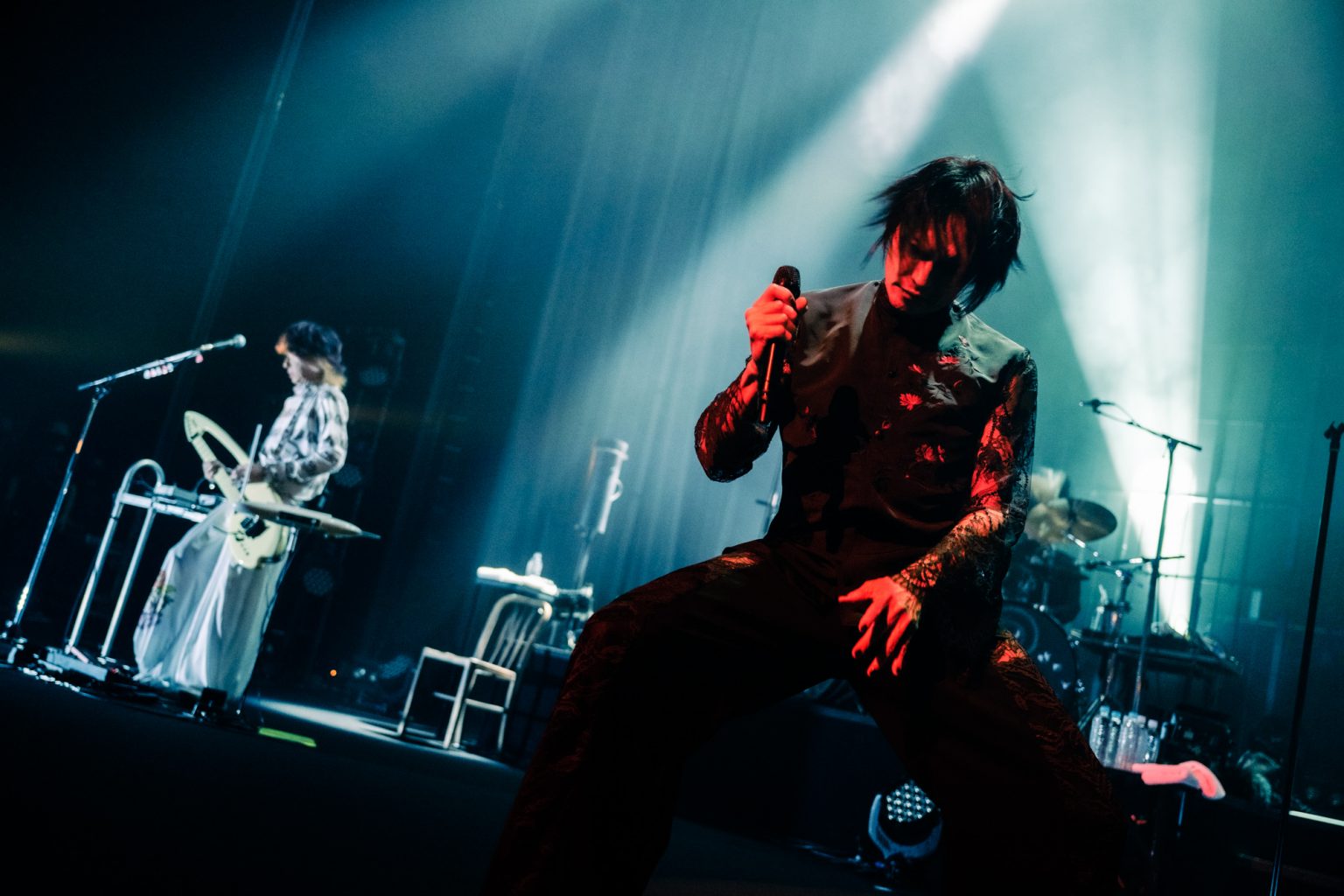 BUCK-TICK『異空-IZORA-』を携えたツアーがスタート。初日公演で観た前向きな生命力 | 音楽と人.com