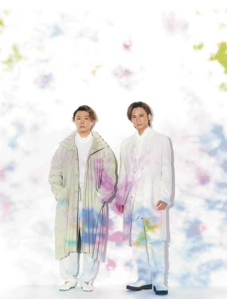 KinKi Kids、CDデビュー26周年によせて。ライヴで再確認した不変的な魅力と2人の絆 | 音楽と人.com