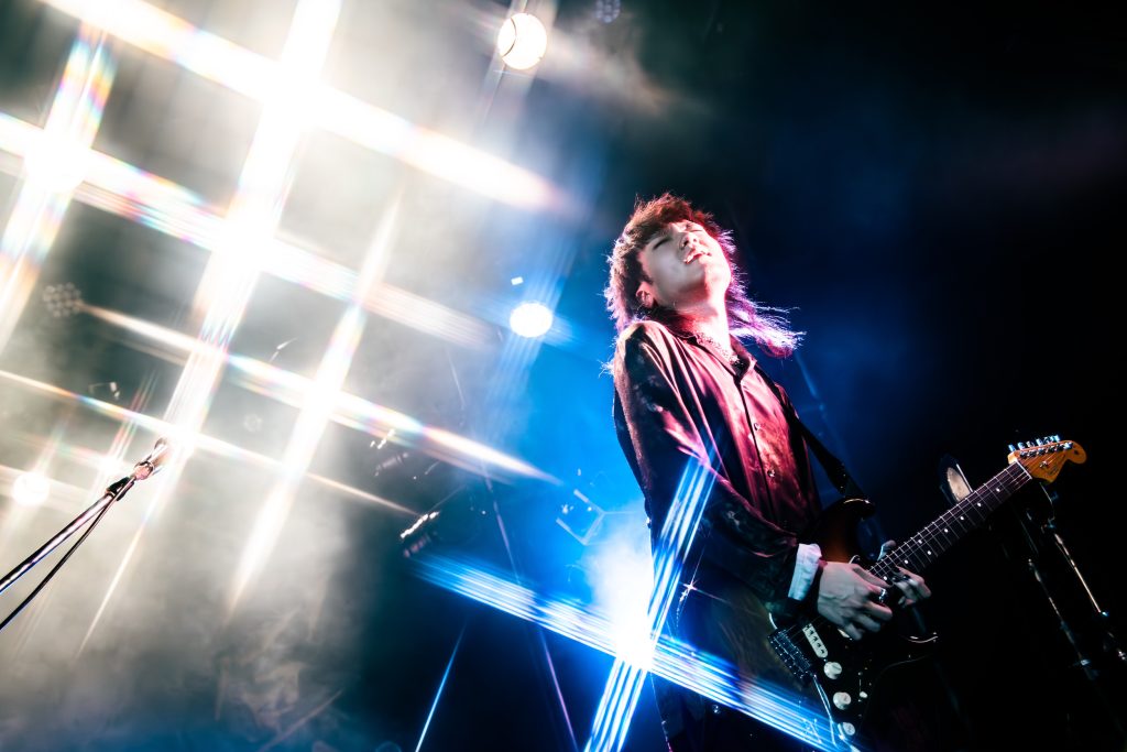 Chevon初のワンマンツアー東京公演。バンドが生み出す熱狂に宿る、切実な思いとは | 音楽と人.com